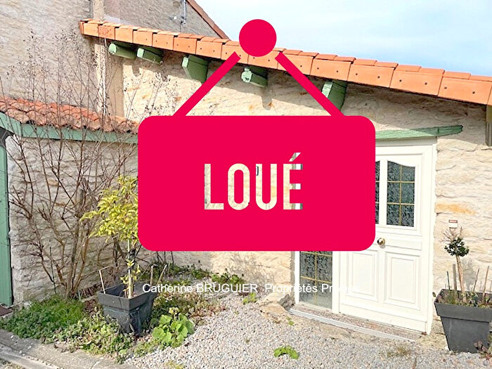 Maison à louer - Courçon - 4 pièces - 3 chambres