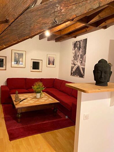 Appartement à louer - Vieille Ville, Joigny - 3 pièces - 2 chambres