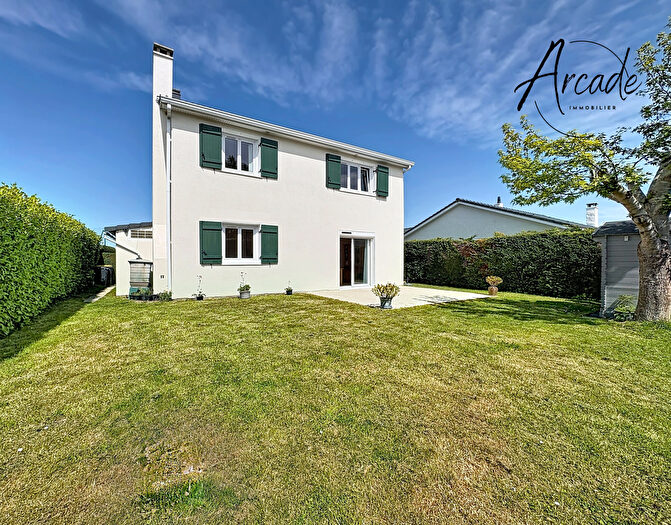 Saint-Martin-du-Manoir : Maison 5 pièces à vendre