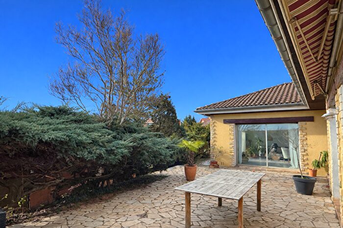 Maison à vendre - Grézieu-la-Varenne - 7 pièces - 5 chambres