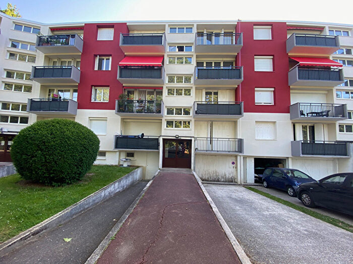 Sainte-Geneviève-des-Bois, Emile Zola, Bois Clairs : Appartement 2 pièces à louer