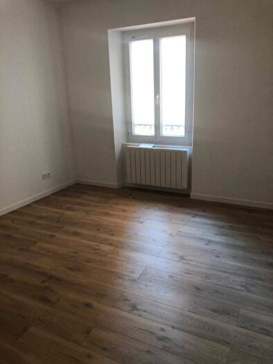 Appartement à louer - Vieille Ville, Antibes - 3 pièces