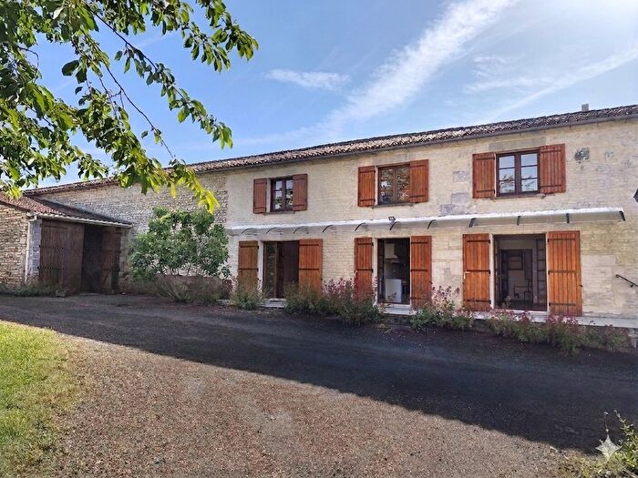 Maison 7 pièces à vendre - Hiersac