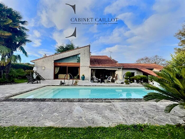 Maison à vendre - Saintes, La Gare, Sébastien de Brouard, La Fenêtre - 8 pièces - 3 chambres