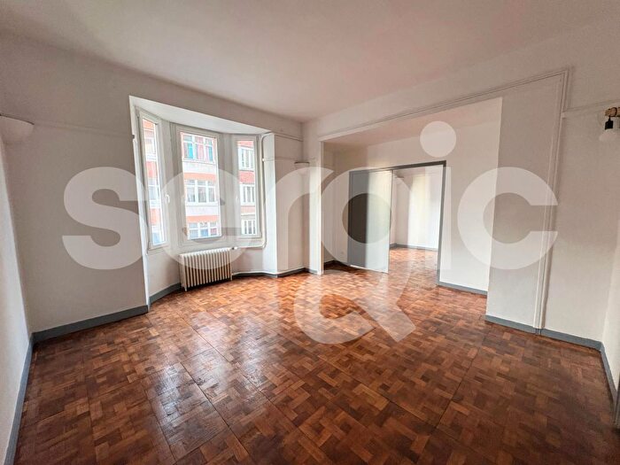 Appartement à louer - Lille, Centre-ville, Euralille - 4 pièces