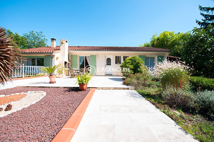 Maison à vendre - Rouffiac - 5 pièces - 4 chambres