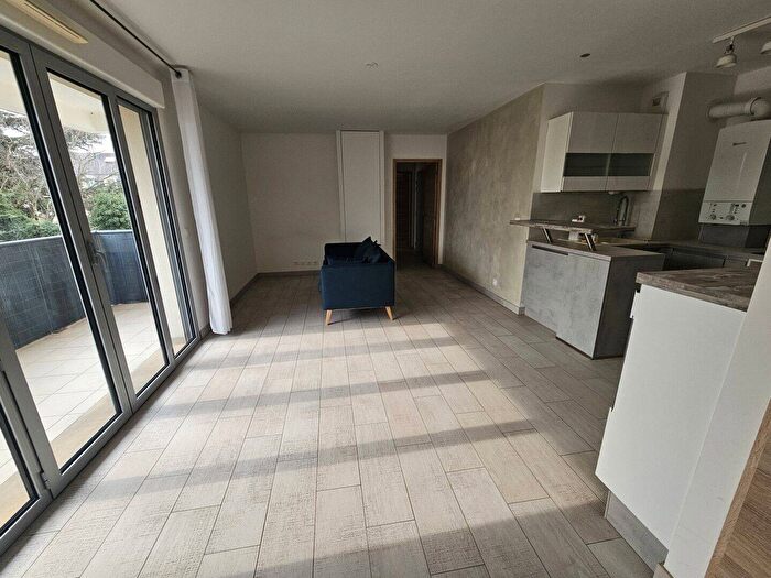 Appartement à louer - Pontault-Combault - 3 pièces - 2 chambres