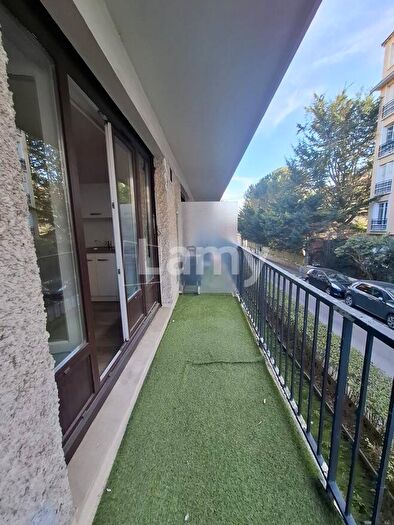 Appartement à louer - Bas Montmorency Centre - 1 pièce