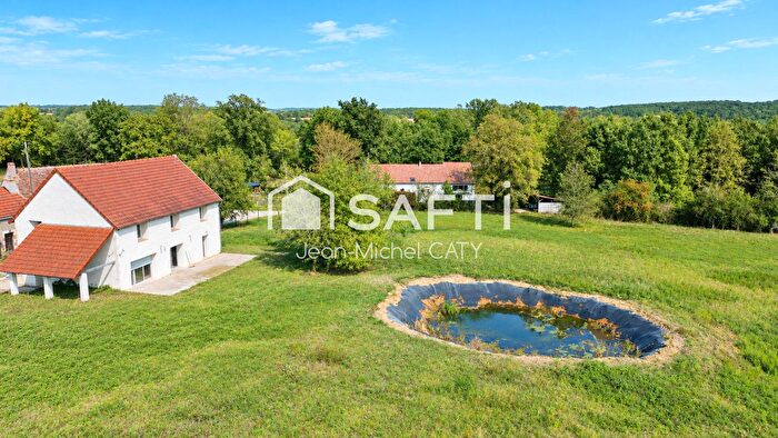 Maison 5 pièces à vendre à Saint-Amand-en-Puisaye