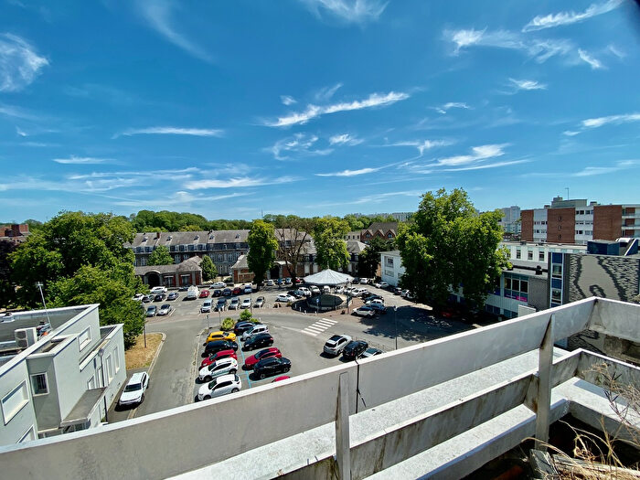 Appartement à vendre - Maubeuge, Centre-ville - 7 pièces - 4 chambres