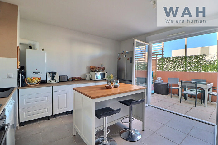 Maisons à vendre et appartements à louer - 1