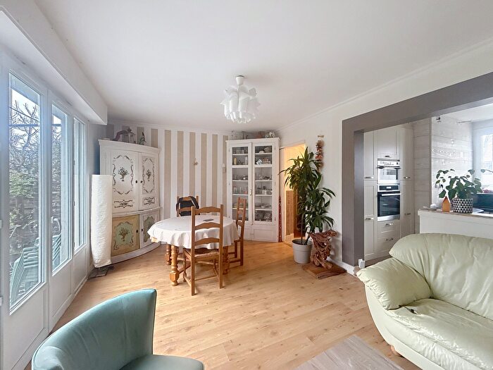 Maison à vendre - Tours - 6 pièces - 4 chambres