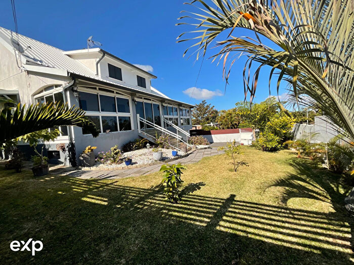 Maison à vendre - Le Tampon, Centre-ville - 8 pièces - 4 chambres