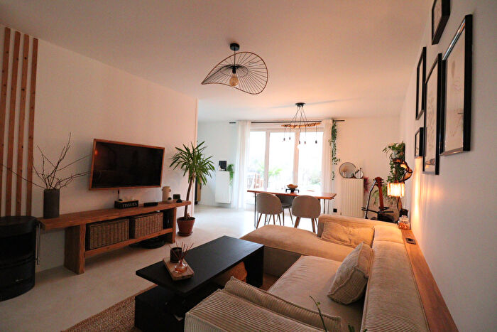 Appartement à vendre - Saint-Martin-dHères - 3 pièces - 2 chambres