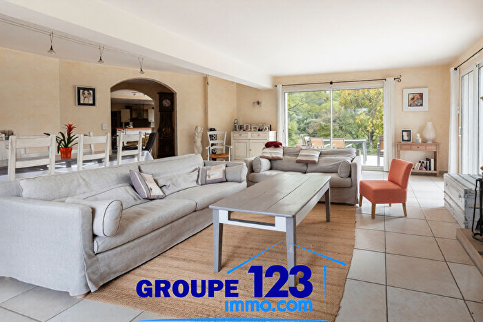 Maison 7 pièces à Champlay, à vendre