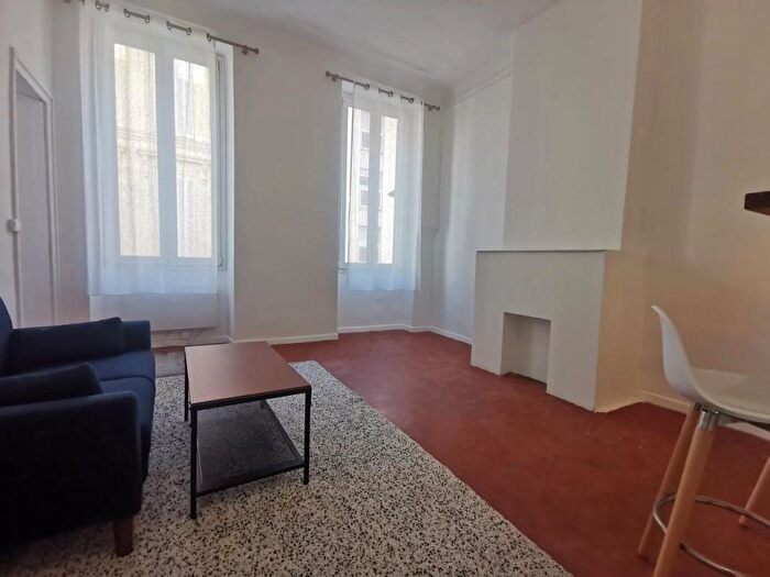 Marseille er, Saint-Charles : Appartement 2 pièces à louer