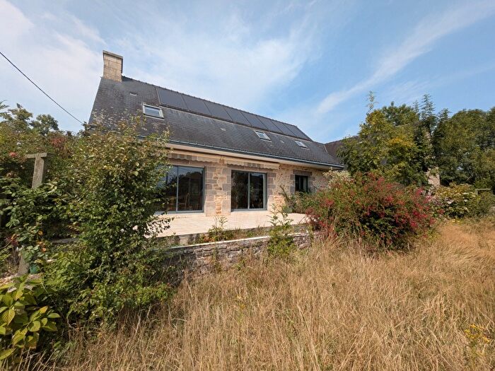 Maison à vendre - Saint-Caradec-Trégomel - 10 pièces - 6 chambres