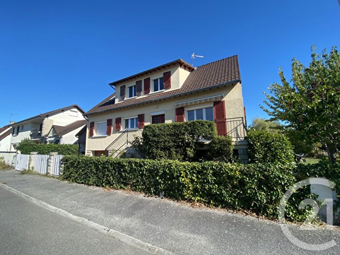 Maurepas, Le Village : Maison 6 pièces à vendre
