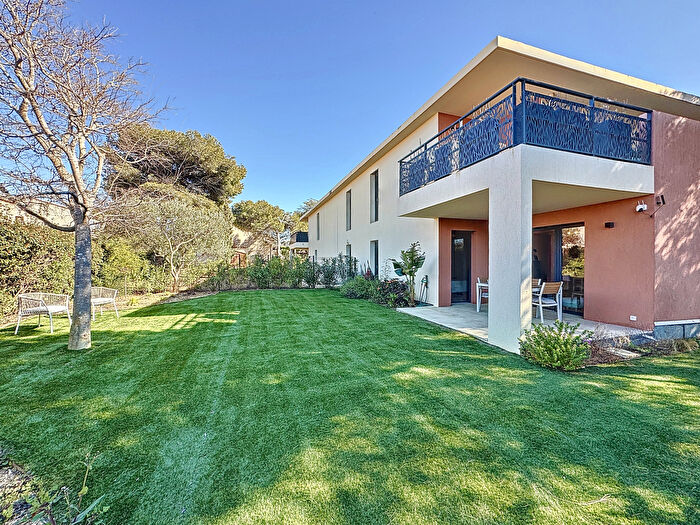 Appartement à vendre - Six-Fours-les-Plages, Font de Fillol, Rayolet, Le Brusc - 3 pièces - 2 chambres