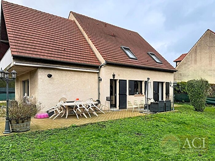 Maison 6 pièces à vendre à Montmagny, Centre-ville, Carrières