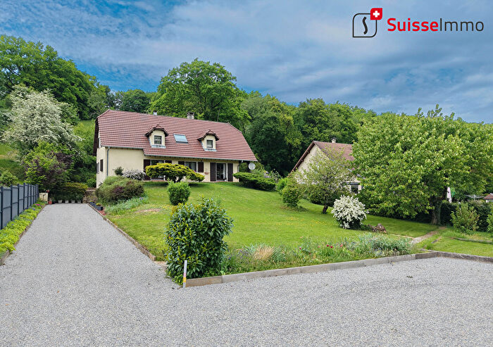 Maison à vendre - Étouvans - 8 pièces - 6 chambres