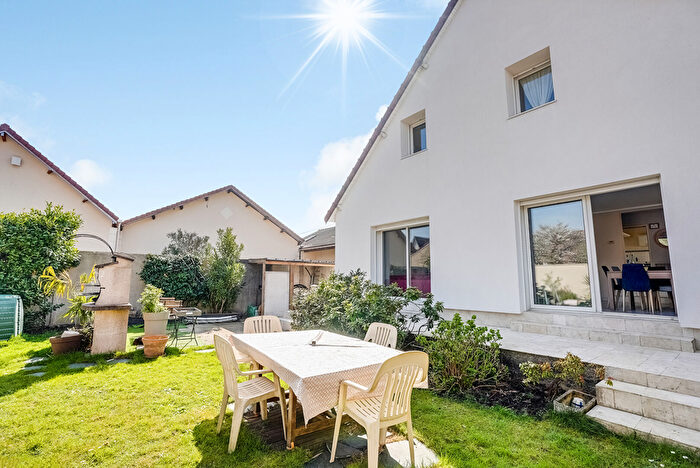 Maison à vendre - Noisy-le-Grand, Sud - 7 pièces - 5 chambres