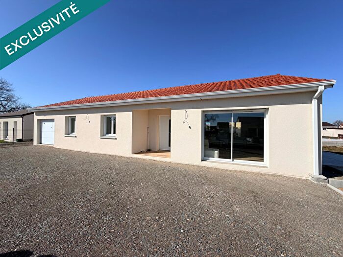 Maison à vendre - Broût-Vernet - 4 pièces - 3 chambres