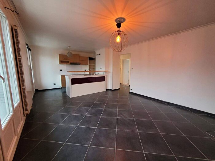 Appartement 4 pièces à Les-Iles Sud, Seyssinet-Pariset, à louer