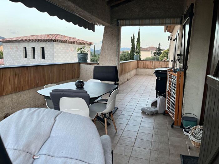 Maison à vendre - Le Muy - 7 pièces - 5 chambres