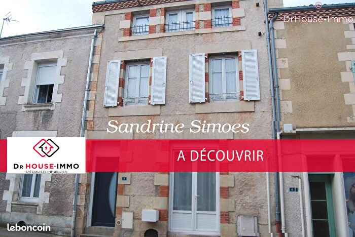 Maison à vendre - Lathus-Saint-Rémy - 5 pièces - 4 chambres