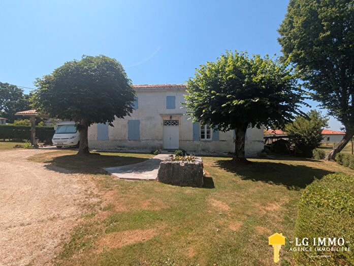 Maison à vendre - Clam - 5 pièces - 4 chambres