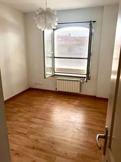 Appartement à vendre - Beaucaire, Centre-ville - 2 pièces - 1 chambre