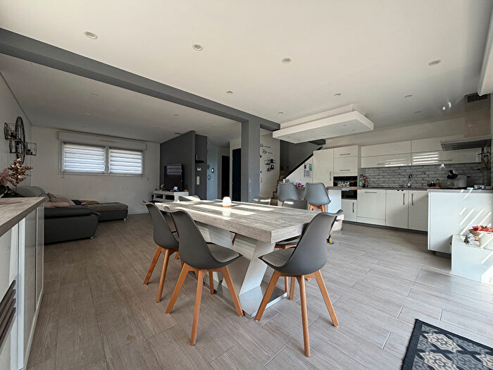 Maison à vendre - Bollwiller - 5 pièces - 3 chambres