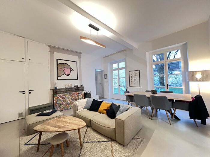 Maison à vendre - Grenoble, Centre-ville - 8 pièces - 7 chambres