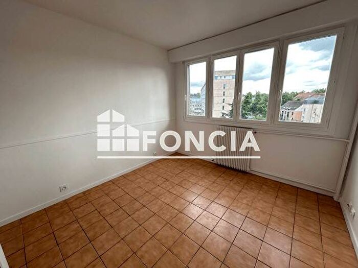 Appartement à louer - Rive de Seine Sud Est, Melun - 1 pièce