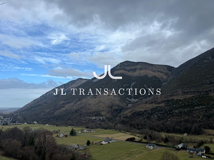 Maison à vendre - Campan - 6 pièces - 5 chambres