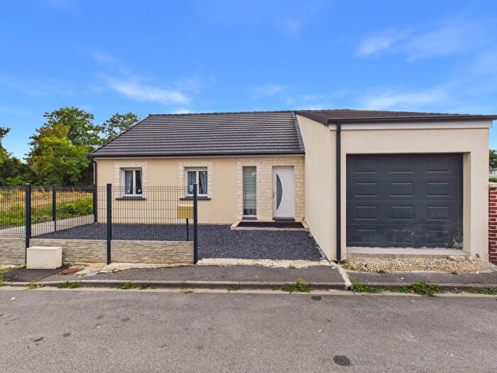 Maison 4 pièces à Saint-Quentin, Saint-Martin, Oëstres, à vendre