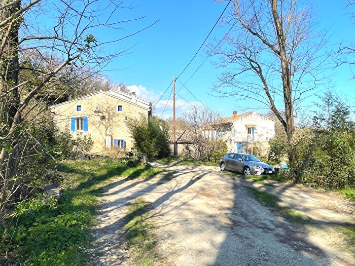 Maison à vendre - Saint-Marcel-dArdèche - 8 pièces - 6 chambres