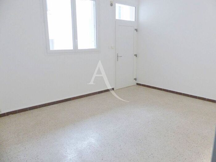 Appartement à louer - Capouchiné, Nîmes - 2 pièces - 1 chambre