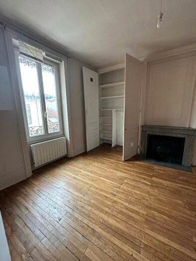 Appartement à louer - Centre-Bourg, Saint-Genis-Laval - 1 pièce