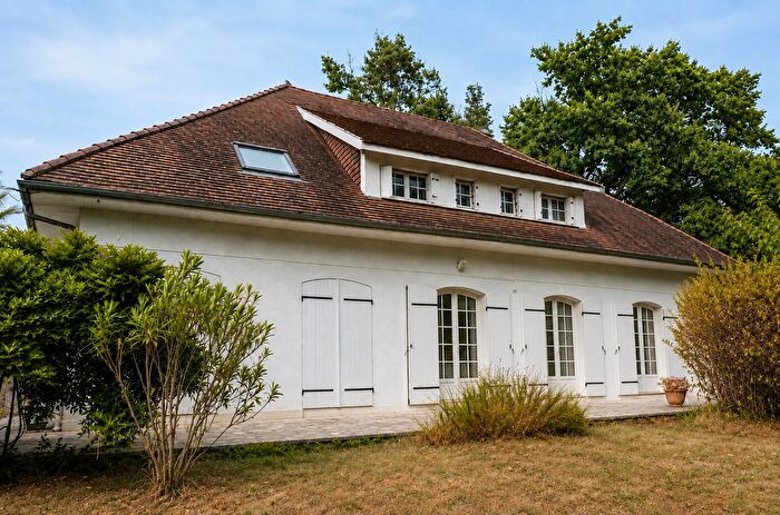 Maison 8 pièces à Artigues-près-Bordeaux, à vendre
