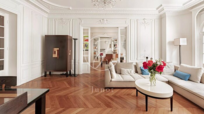 Appartement à vendre - Paris e , Clichy, Trinité - 8 pièces - 5 chambres