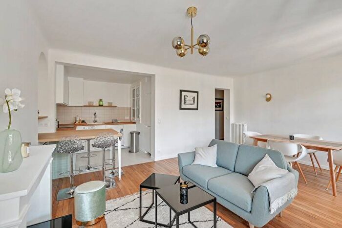 Appartement à louer - Ternes-Maillot, Paris ème arrondissement - 3 pièces - 2 chambres