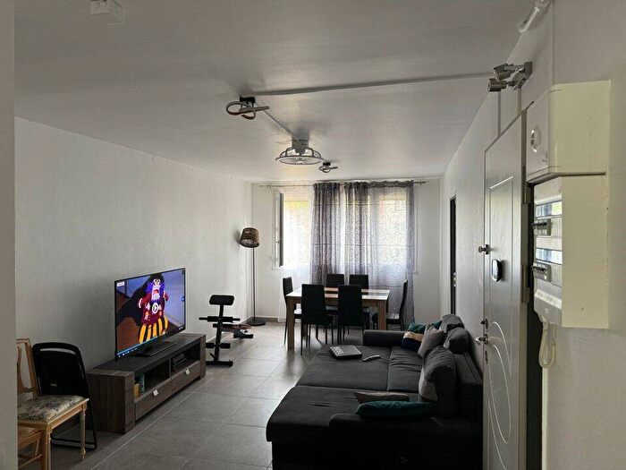 Appartement à louer - Zone Industrielle, Chilly-Mazarin - 6 pièces - 5 chambres