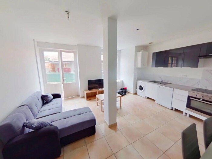 Appartement à louer - Saint-Étienne - 3 pièces - 2 chambres