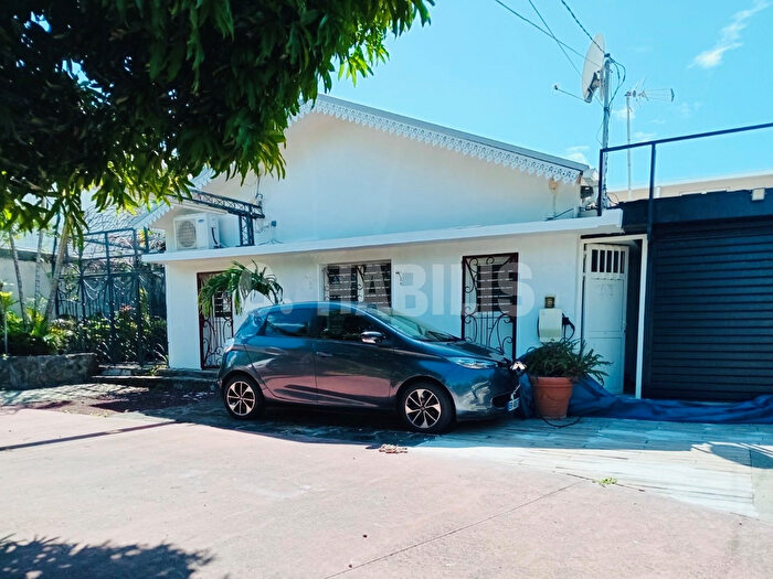 Saint-Pierre, Centre-ville : Maison 6 pièces à louer
