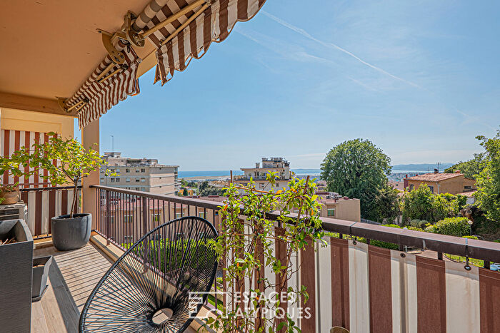 Nice, Corniche Fleurie : Appartement 4 pièces à vendre