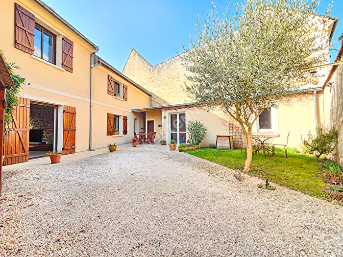 Maison 4 pièces à vendre à Marines