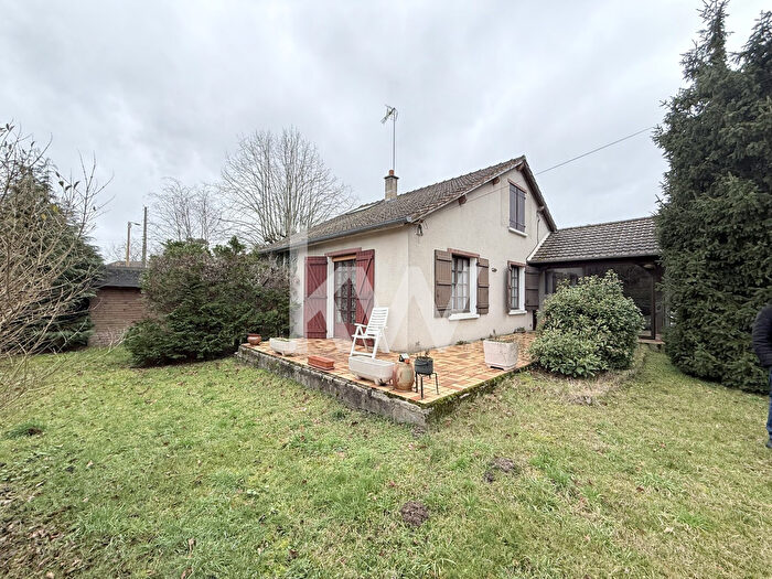 Maison à vendre - La Ferté-Saint-Cyr - 4 pièces - 3 chambres