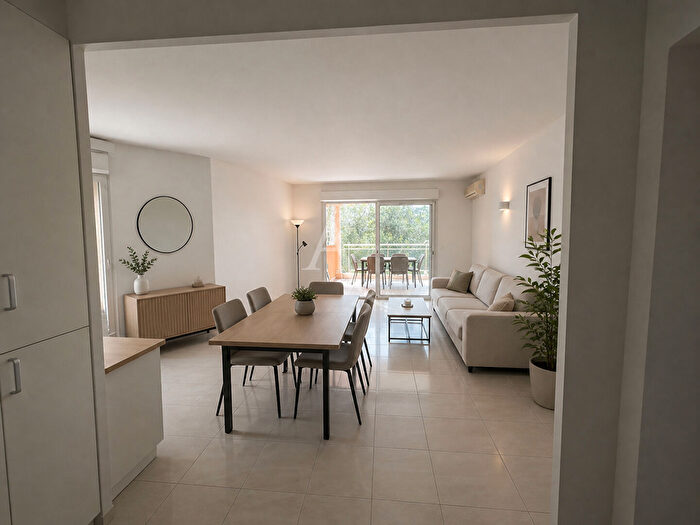Cannes, Californie Pezou : Appartement 2 pièces à vendre